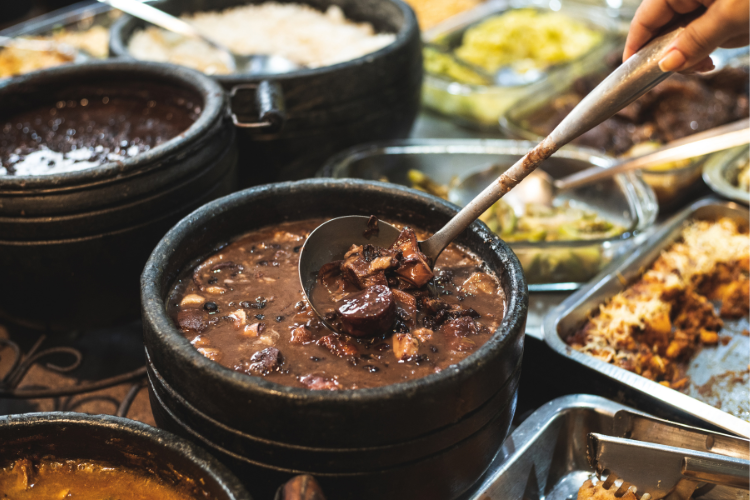 Qual será o melhor restaurante a quilo do Brasil em 2023? - Abrasel